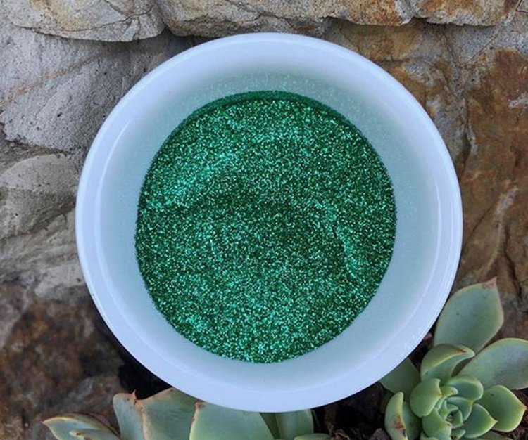 5 Australian Biodegradable Glitter Brands To Complete Your Splendour L ...